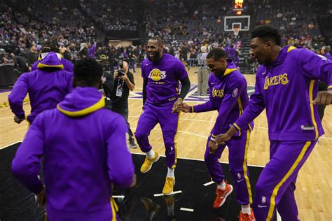 Hornets And Lakers Final Injury Reports And Starting Lineups
