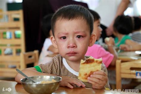 孩子不想去上幼兒園，媽媽趕到學校了解情況後和老師大幹一架！ 每日頭條