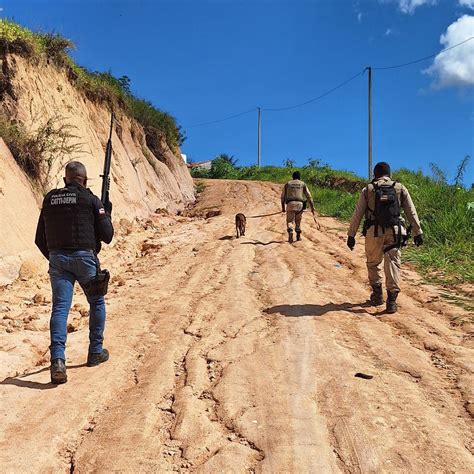 Polícia Usa Cães Farejadores Pra Buscar Locais De Ocultação De Corpos