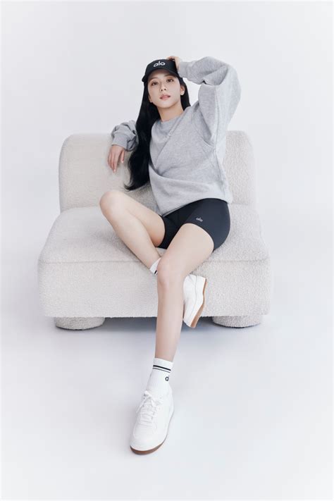 Blackpink S Jisoo Is The New Face Of Alo Yoga Fashionista