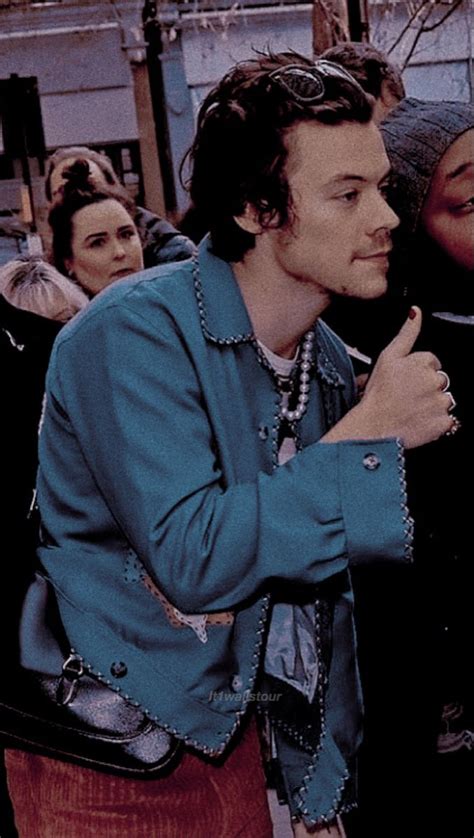 Harry Styles Lockscreenwallpaper
