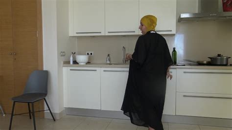 شرموطة محترفة تنصح بنت عزبة كيف تنيك من الخلف Xxx Mobile Porno Videos