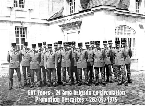 Photo de classe 21 ème brigade de 1975 Ecole D application Du Train