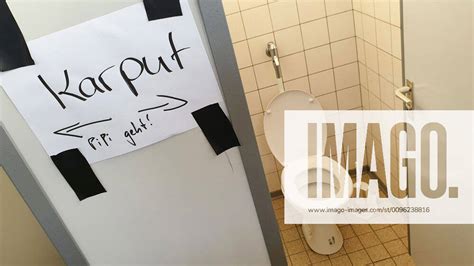 Pipi Machen Fotos Imago