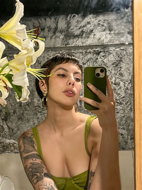 Would Any Bi Guy Approach Me At The Bar R Bigonemild