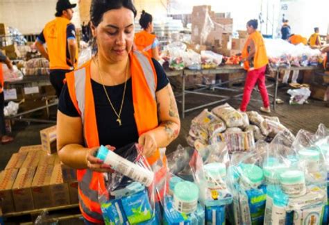 Fundo Social De São Sebastião Entrega Kits De Higiene Femininos No Cras