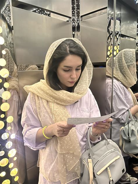 برگه ای که توی دستمه نسخه ای هست که برای خودم نوشتم،عکس توسط دوستان