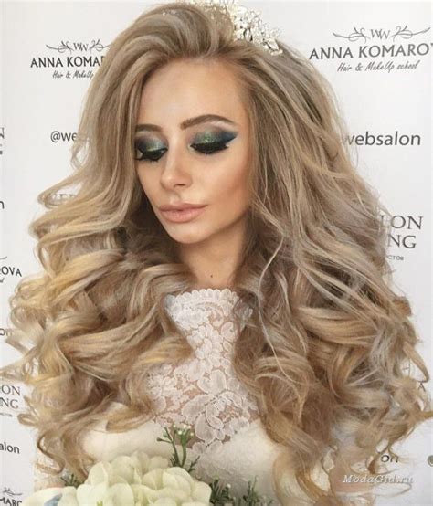 Модные прически Праздничные причёски на средние и длинные волосы своими руками фото и видео