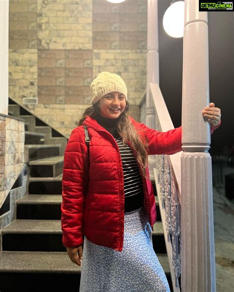 Meera Deosthale Instagram Mussorie Nights 🥶🌟💗 Gethu Cinema