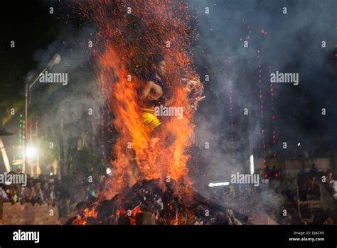 Firewalker Ceremony Of Agni Kavadi Perunguzhi Kerala India Asia