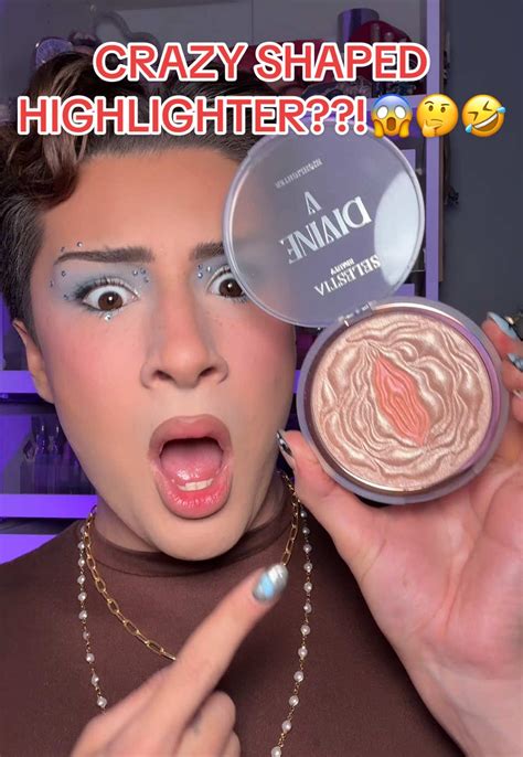 Crazy Shaped Highlighter 😱🤔🤣 Makeup Beauty Viralmakeup Funnym