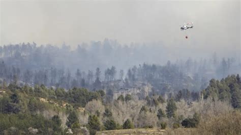 Un Incendio Obliga A Evacuar A 800 Personas Tras Quemar 800 Hectáreas