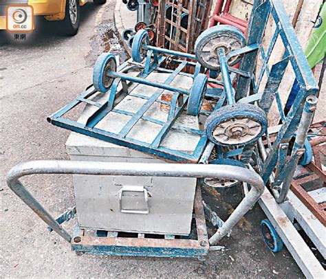 偷手推車變賣 中年漢斷正 太陽報