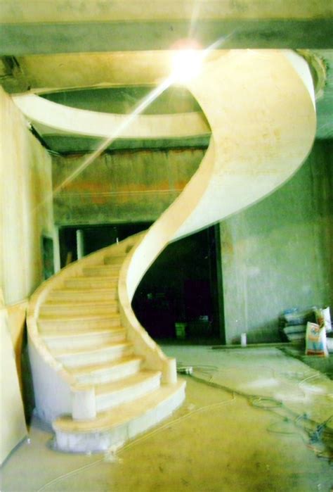 მონოლითური კიბეები