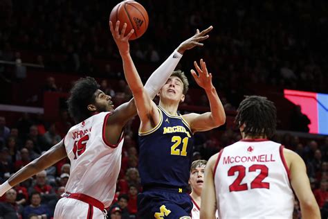 Takeaways From Michigan Basketballs Win At Rutgers Maize N Brew