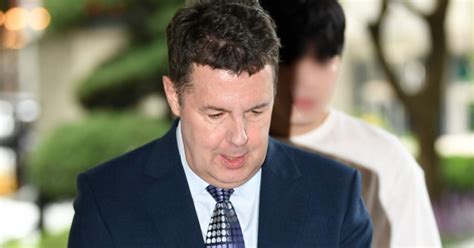 로버트 할리 마약 사건 5년 만에 이혼한다…우리 인생 망했어 한이결 [종합]