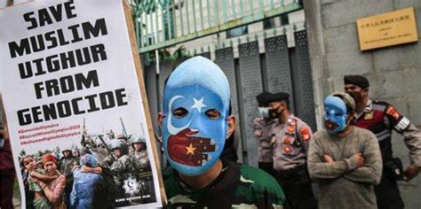 Etnis Muslim Uighur Xinjiang Reedukasi Atau Opresi Himhi