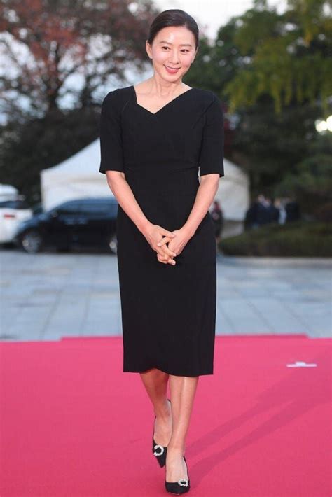 Gong Hyo Jin And Kim Hee Aes Stunning Looks On The 2020 Korean Popular