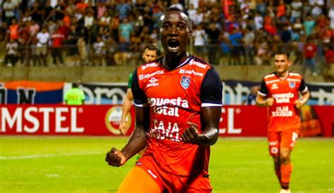 César Vallejo Ganó 2 0 A Sport Huancayo Y Clasificó A La Fase De Grupos