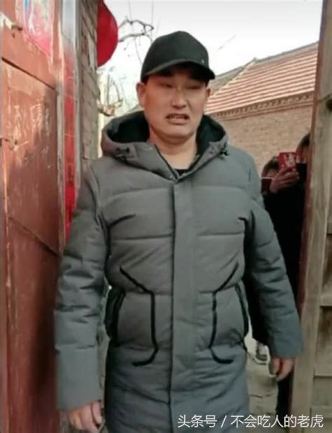 「大衣哥」朱之文成名後，家裏成旅遊景點，整天被人圍著拍照 每日頭條