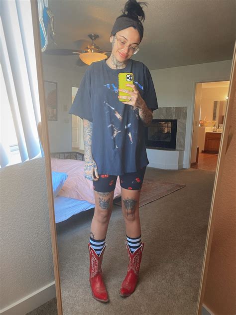 Leigh Raven On Twitter Come See Me And All My Dumb Outfits At