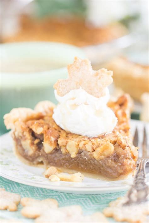 Maple Walnut Pie • The Gold Lining Girl