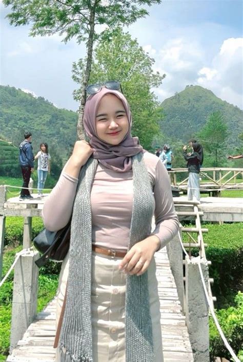 Pin oleh Rangga Meihendra di Quick Saves di 2025 | Gaya hijab ...