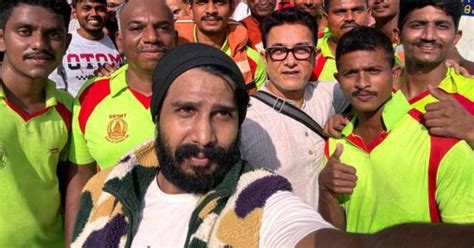 Aamir Khan Faces A Near Death Experience In Chennai Floods Gets