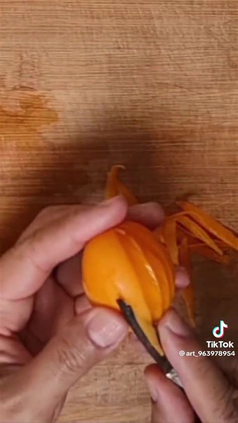 👩🏽‍🦳💃🏼ท่านหญิงย่าสอนอิฉันไว้ตั้งแต่ยังละอ่อน ถึงวิธีการปอกมะปรางริ้ว เพื่อให้ได้อรรถรสในการกิน