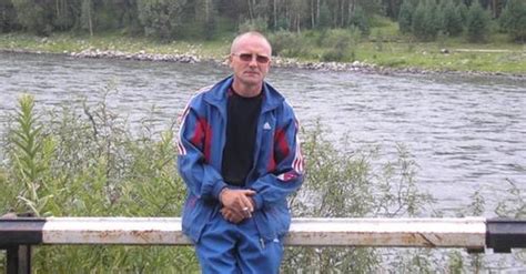 Зет си забравил телефона вкъщи Изтичах да го взема и ето че идва текстово съобщение от дъщеря