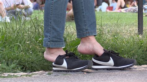 230 Barefoot Nikes Dip Cc Feetcom