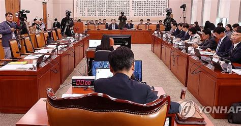 김여사특검법 야권 주도로 국회 법사위 통과