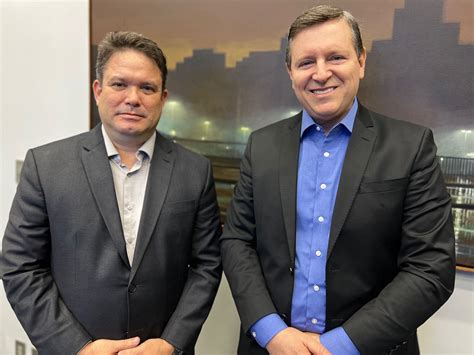 Em São Paulo prefeito de Itararé SP Heliton do Valle articula mais