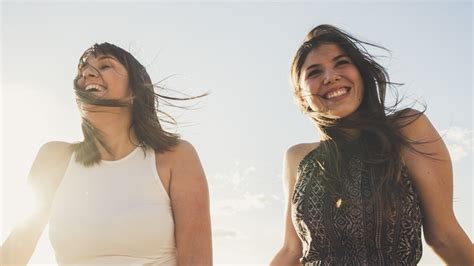 How People Flirt In Different Parts Of The World
