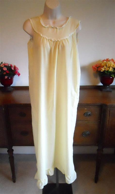 Vintage Yellow Cotton Nightgown ~ Soft Yellow Cotton Gown ~ Pretty Girl