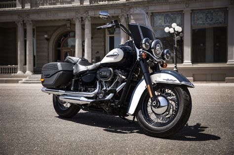 Motorrad Vergleich Harley Davidson Softail Standard FXST 2021 Vs