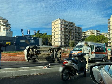 Bari Incidente Sul Ponte Solarino Auto Si Ribalta Borderline24