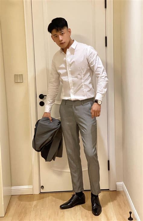 Pin By Mạc Vẫn On Vjjngjjvhj Fashion Suits For Men Mens Outfits