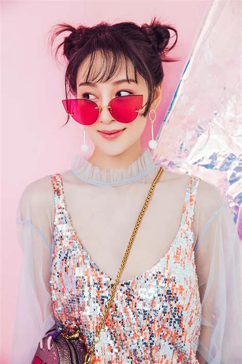 赵圆瑗粉色元气少女写真发布春丽头俏皮惹人爱 明星写真 星关系 Chinese Actress Actresses Fashion