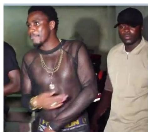 Le Nouvel Accoutrement De Wally Seck Qui Secoue La Toile Photos