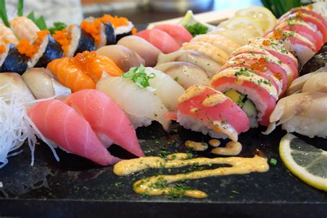 무료 이미지 레스토랑 식사 식품 해물 신선한 물고기 식도락가 아시아 음식 생선회 일본어 공식 만찬 와사비