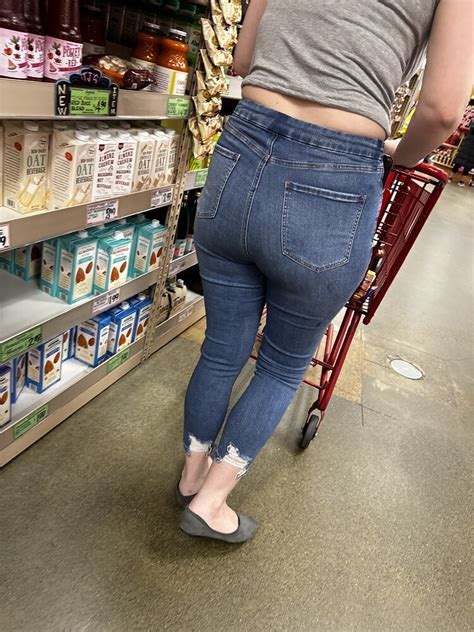 Redhead Baddie Tight Jeans Forum