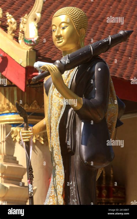 Gardien Du Temple Statue Wat Ong Teu Mahawihan Vientiane Laos
