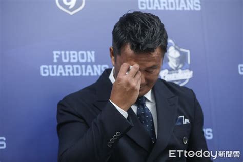 林哲瑄現身記者會！高國輝難忍淚水 兩人深情擁抱 Ettoday運動雲 Ettoday新聞雲