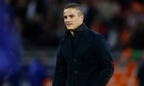 Afellay Duidelijk Waarom Doet Hij Dit Hij Is Aanvoerder En Moet