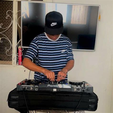 Stream Santiago Dj Music Listen To Songs Albums Playlists For Free On SoundCloud