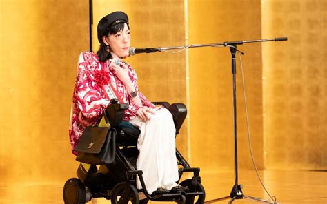 「私に怒りを孕ませてくれてどうもありがとう」——芥川賞贈呈式で市川沙央さんが語ったふたつの“父”なる存在 文春オンライン