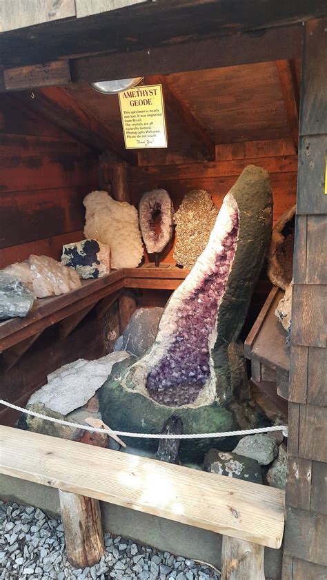 Large Amathyst Geode Located On Schroon Lake Upstate Ny R Crystals