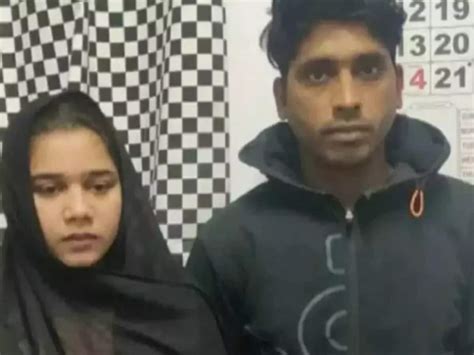 Pakistani Girl Iqra Jeewani Came To India To Meet Mulayam Singh Fell In