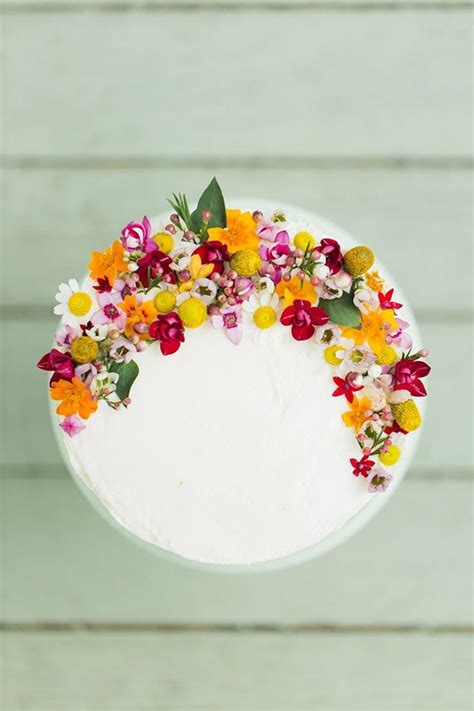 These Edible Flower Wedding Cakes Are Next Level Gorgeous Edible